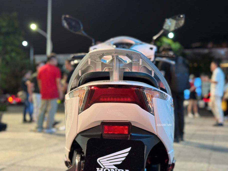 Honda LEAD ABS 2026 ra mắt Việt Nam: Giá từ 39,5 triệu đồng